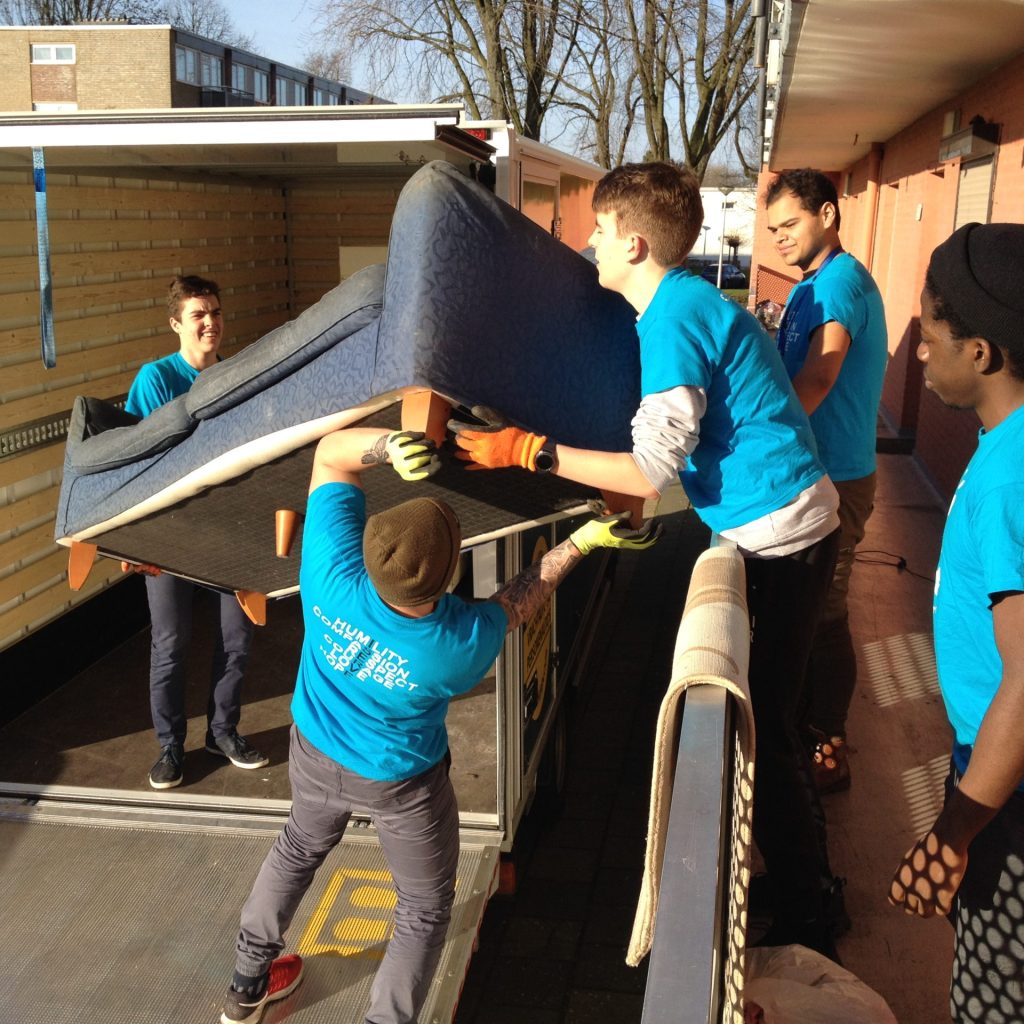 Spring cleaning by a neighbor - Serve the City Maastricht